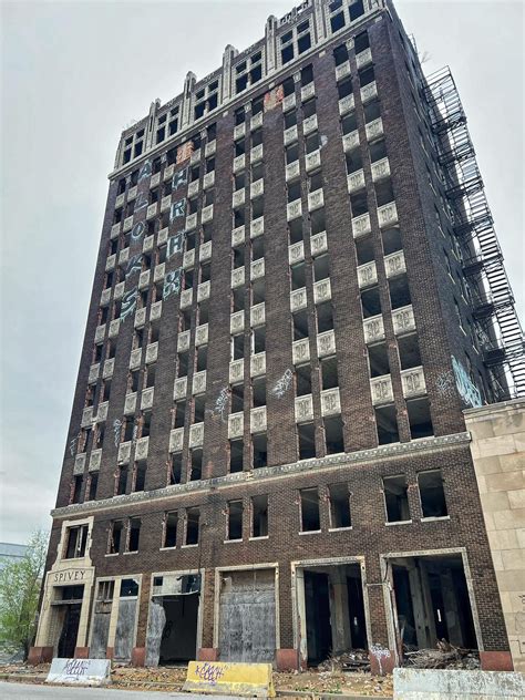 Amanda Randazzo Spivey Is Being Saved A Contractor Told Facebook