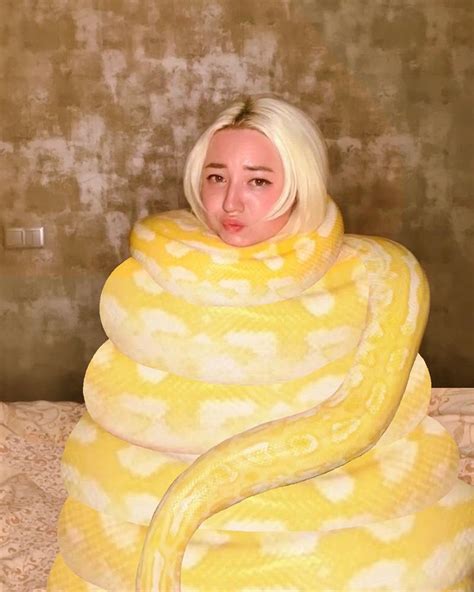 Donna Full Coiled 2 By Derionaire On Deviantart