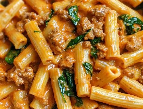 Creamy Sausage Rigatoni With Spinach And Tomato Sauce A One Pot 30