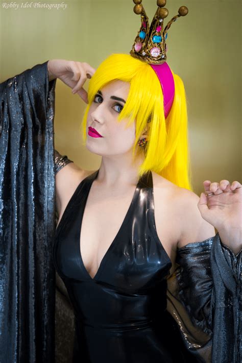 Adventures In Costuming Princess Daphne Dragons Lair Galactic