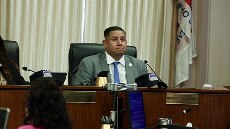 Stockton City Council Votes 6 0 To Censure Brando Villapudua