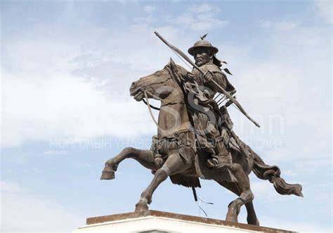 Батмөнх даян хааны хөшөөний нээлт боллоо