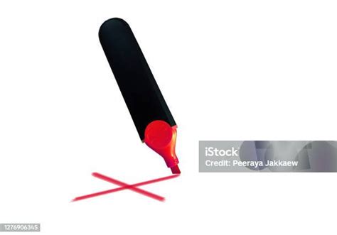 흰색 배경에 빨간색 마커 펜으로 적힌 빨간색 십자가 표지판입니다 알파벳 X에 대한 스톡 사진 및 기타 이미지 알파벳 X 빨강 펜 Istock