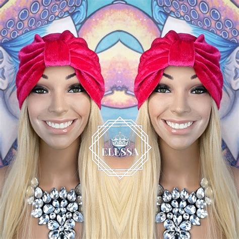 Удивителен Бутиков Тюрбан за Коса в Бонбонено Наситено Розов Цвят Кадифена Шапка Тюрбан за