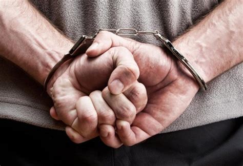 Задържаха 28 годишен за притежание на 164 патрона различен калибър и заглушител