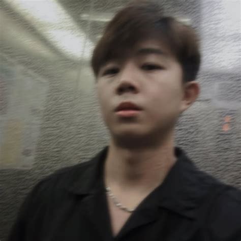 ℂℍ𝔼𝕎 𝕐𝕀 𝕏𝕀ℕ Yixinchew • Threads Say More ℂℍ𝔼𝕎 𝕐𝕀 𝕏𝕀ℕ Yixinchew • Threads Say More