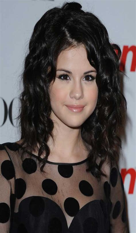 Selena Gomez Nude Lipstick Celebrities Style