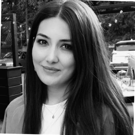 Sinem Ozturk Sumus Medium