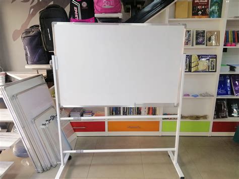 أكاديميا متوفر الآن لوح وايت بورد مع ستاند متنقل وقابل Facebook