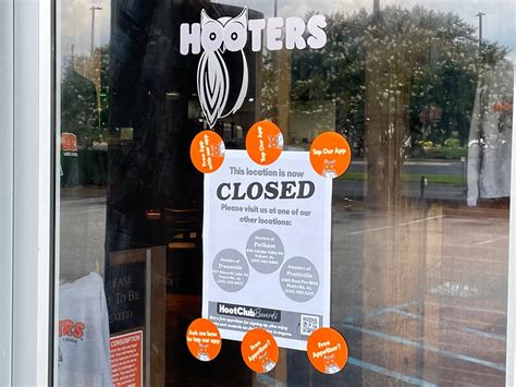 Hooters Closes Over 30 Restaurants Suddenly Company Calls It