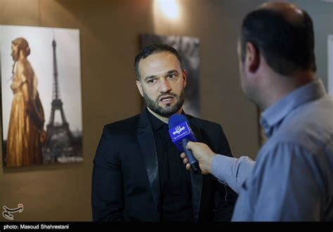 فیروز زنوزی جلالی هرگز خود را دستخوش جریان های سیاسی نکرد؛ او مملو از