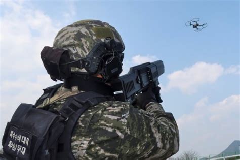한국군 구식 전파방해 방식 드론방어체계 도입 추진