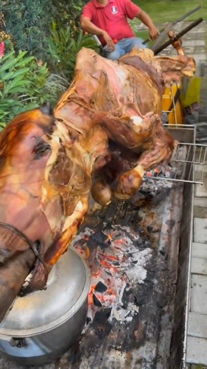 Grabi ang sarap pala ng lechon baka 😍😋🤤 #shorts - YouTube