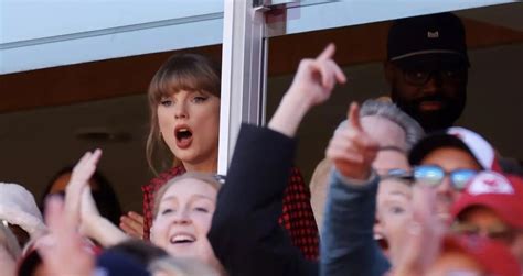 “pure Joy” Taylor Swifts Fans Admired Her Joy As She Cheered For
