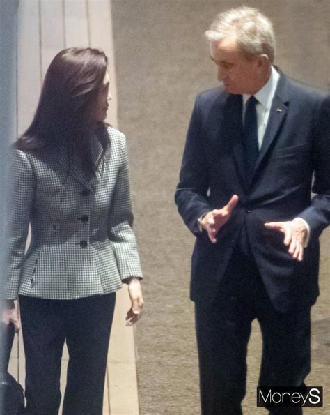 루이비통 회장 만난 이부진 호텔신라 사장 이번 패션은 머니s