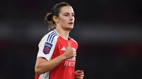 Emily Fox Says Arsenal Women Are Learning From Hiccups Bbc Sport