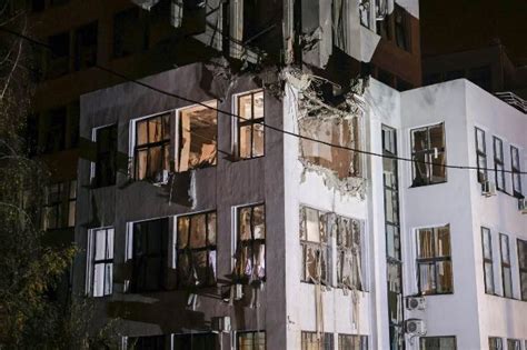 Удар по Держпрому в Харкові фото відео наслідків Читайте на Ukr Net