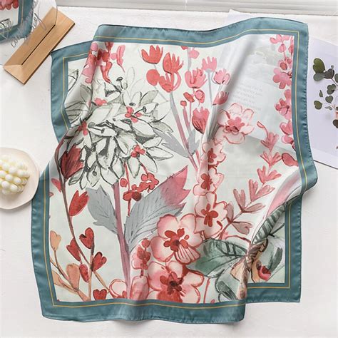 พร้อมส่ง ผ้าพันคอซาตินคุณภาพสูง ขนาด 70 X 70 Cm Th