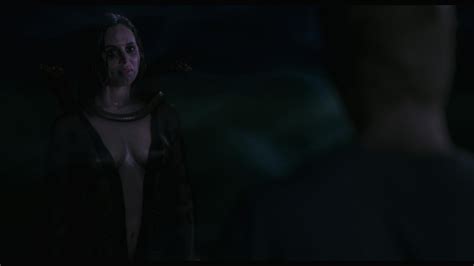 Eliza Dushku Nua Em Open Graves