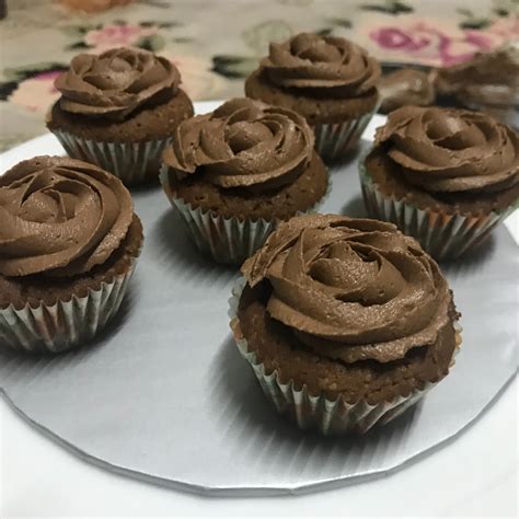 Chocolate Cupcakes With Fudge Frosting Buttercream 🧁 Recipe