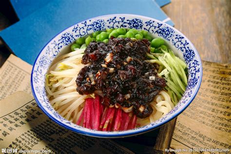 炸酱面摄影图 传统美食 餐饮美食 摄影图库 昵图网