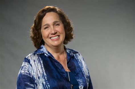 Cláudia Jimenez Atriz De Sai De Baixo E Da Escolinha Do Professor Raimundo Morre Aos 63 Anos