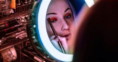 Timeless Beauty 7 Essential Tips To Make Your Makeup Last All Day