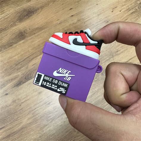 خرید کاور ایرپاد کفش جردن کد 8 به همراه آویز Jordan Shoes