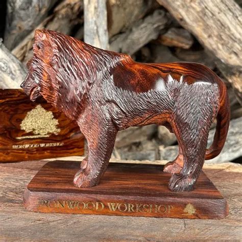 Artesania De Leon Detallado Chico En Madera De Palo Fierro En Venta En