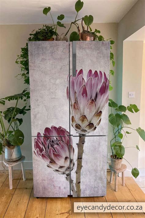 Distressed Protea Eye Candy Decor