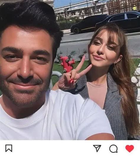 محمدرضا گلزار علاوه بر همسرش از مادرش هم رونمایی کرد این خانم جوان و