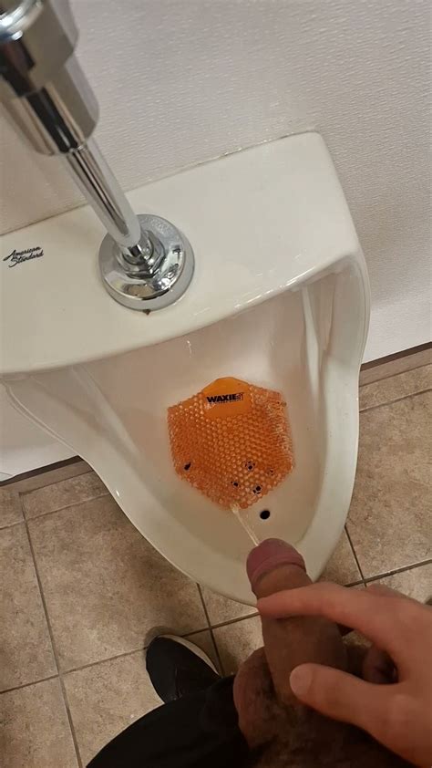 Piss Marking Urinal