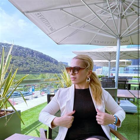 Aysun Aksu Public Relations İletişim Analisti Amerika Linkedin