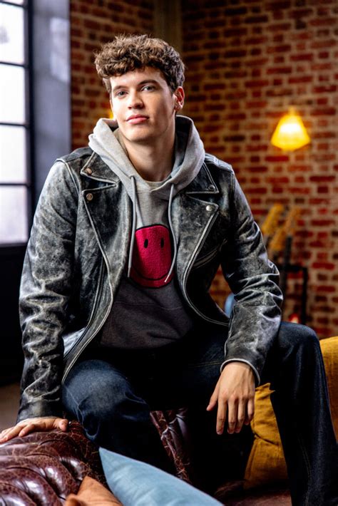 No Direction And Liam Van Milo One Bookings