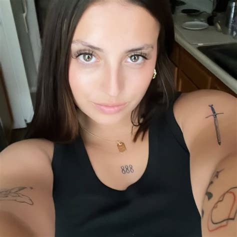 Sofia Miller Sofiabmiller • Threads Say More