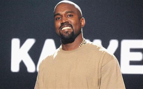 فیلم حمله وحشیانه کانیه وست به یک زن در خیابان و شکستن موبایل