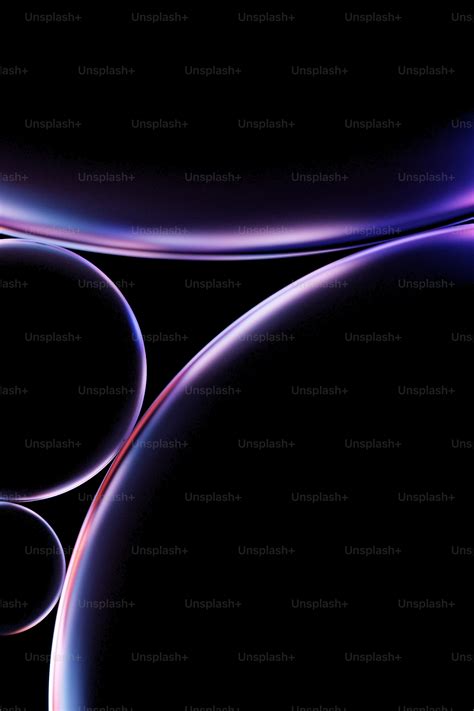 보라색 원과 검은색 배경이 있는 검은색 배경 사진 Unsplash의 블랙 에스테틱 이미지