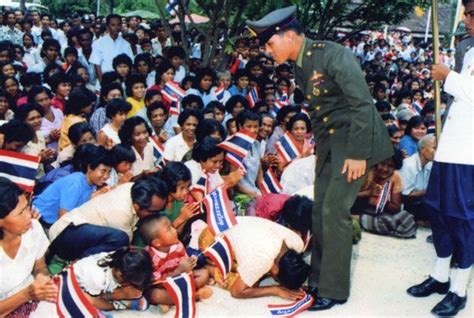 ทรงงานเช่นเสด็จพ่อ ร 9 ภาพพระราชกรณียกิจ ร 10 เมื่อครั้งเป็น สมเด็จพระบรมโอรสาธิราชฯ King Of