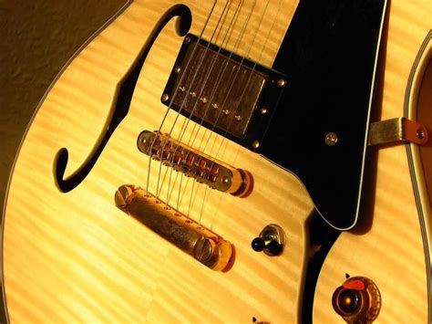 Classical Vs Acoustic Guitar Big Differences Guitar Symphony