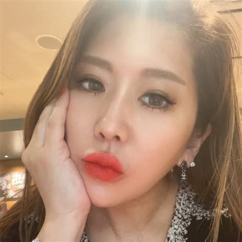 Kana Kanachin Threads Say More