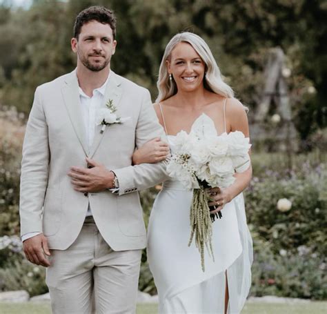Travis Boak S Picture Perfect Marriage A Peek Into His Life Off The Field