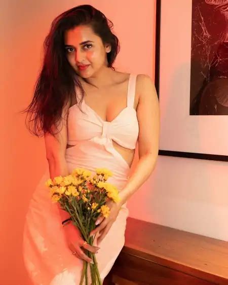 Tejasswi Prakash Top 20 Hot Pics And Photo