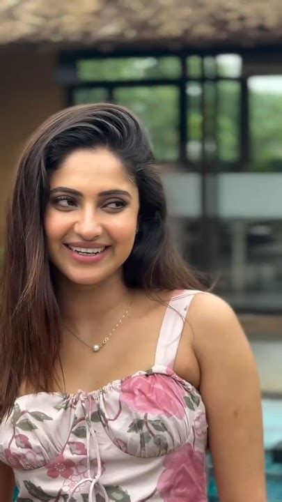 AYESHA ZEENATH NEW HOT CUTE REELS 🤍🩷🤍🩷 #ayeshazeenath #ayesha #newhot #reels - YouTube