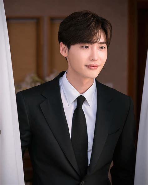 ချစ်သူလေး Iu ကို တုန်နေအောင်ချစ်ကြောင်း သက်သေပြလိုက်တဲ့ မင်းသား Lee Jong Suk Myanmarload