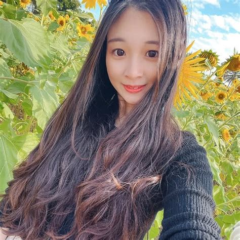 ᴛɪᴀɴᴀ ᴢʜᴇɴɢ♡ Rong Rong 1225 Threads Say More