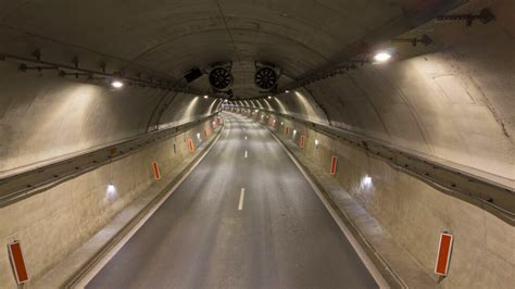 Възстановяват движението в двете тръби на тунелите Правешки ханове и Топли дол Nova