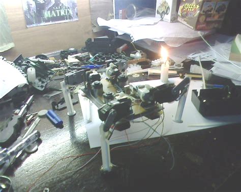 Suivez La Construction D Un Quadropod Robots à Pattes Et Jambes