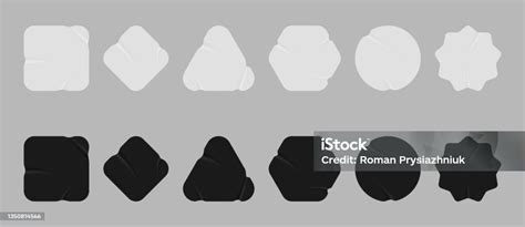 스티커 모형 구겨진 주름이있는 다양한 모양의 사실적인 흑백 라벨 세트 태그 또는 레이블에 대한 빈 끈적끈적한 기하학적 패치입니다 벡터 검은색에 대한 스톡 벡터 아트 및 기타