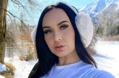 Emily Norman Biography Wiki Age Height Career Photos More