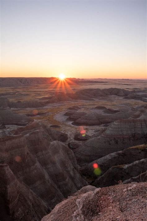 6 Amazing Places To See The Sunrise In Badlands National Park The